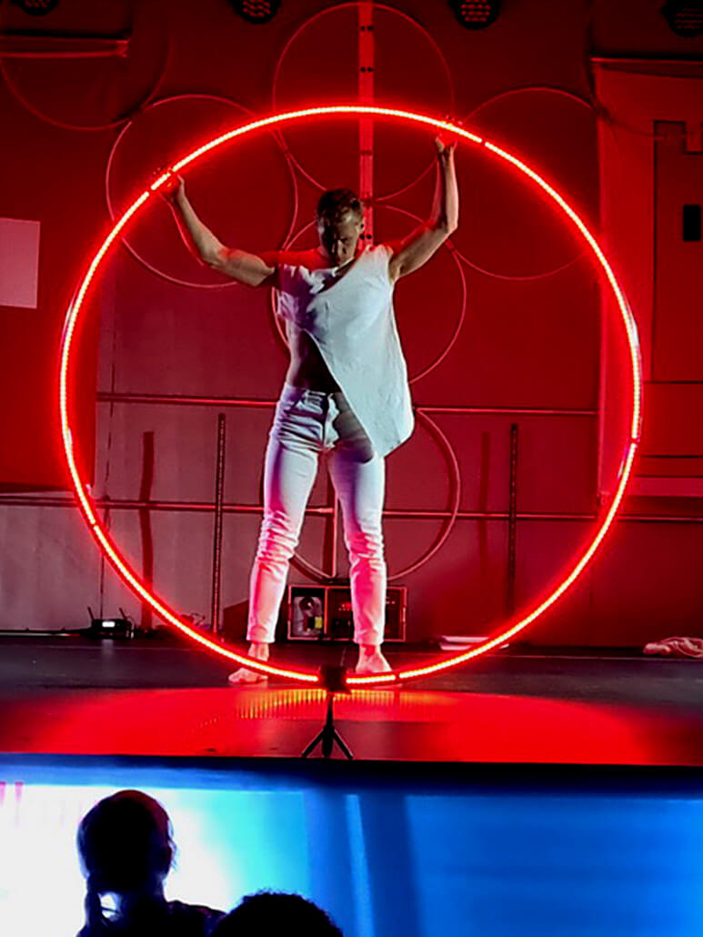 LED Showact » UNIQUE Show | LED Tänzer & Künstler buchen