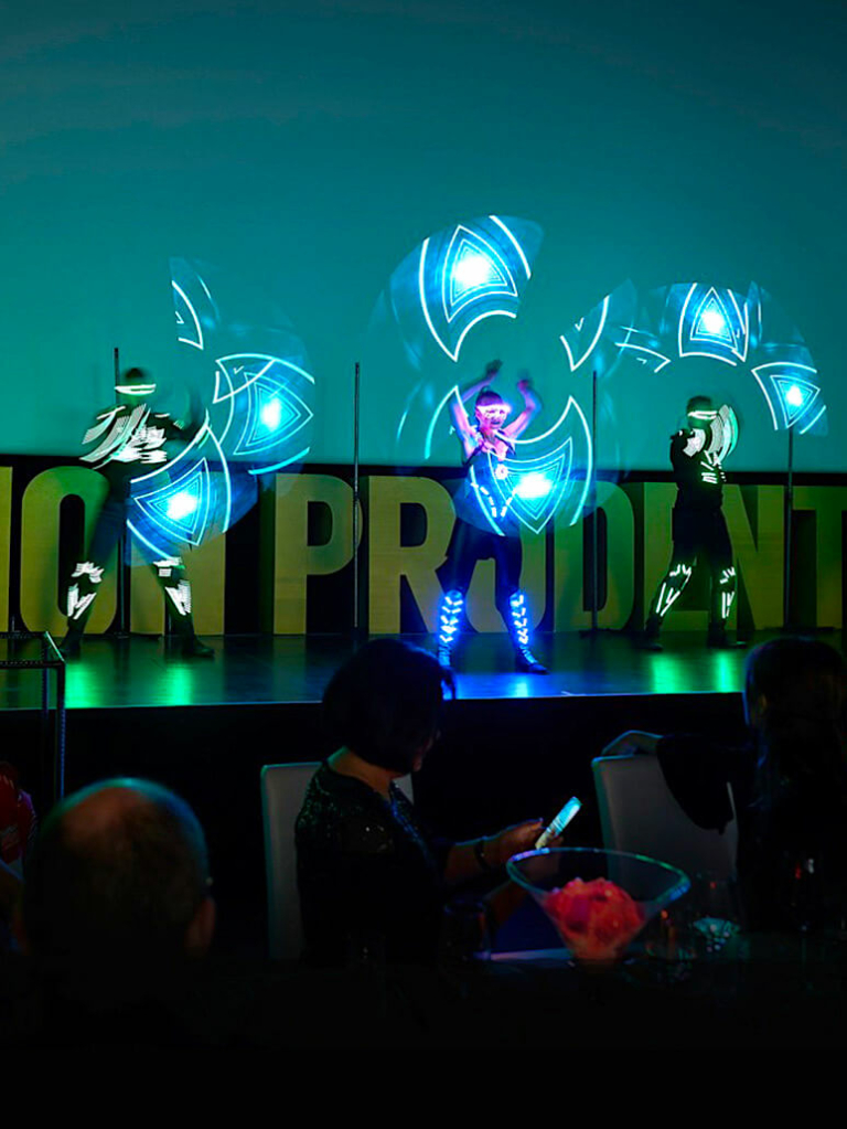 LED Showact » UNIQUE Show | LED Tänzer & Künstler buchen